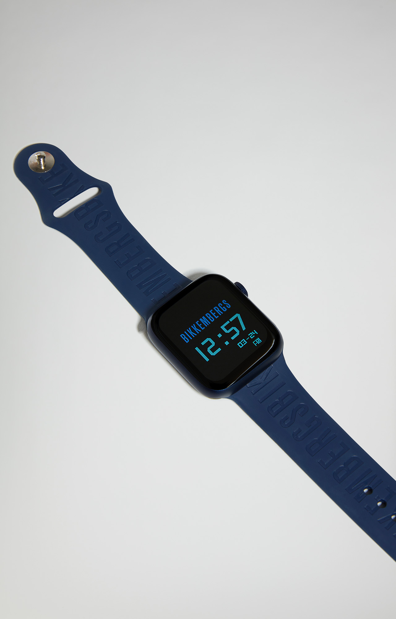 Blue Smartwatch wireless charging | Bikkembergs