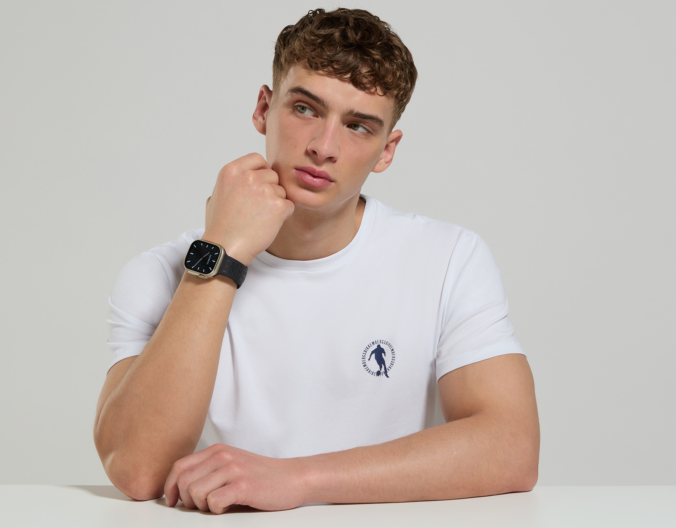 Beige Smartwatch with 180 sports functions | Bikkembergs